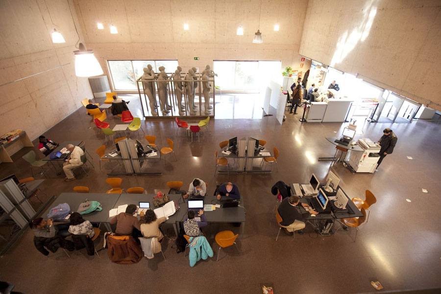 Biblioteca Pública José Hierro (Usera) | Comunidad de Madrid