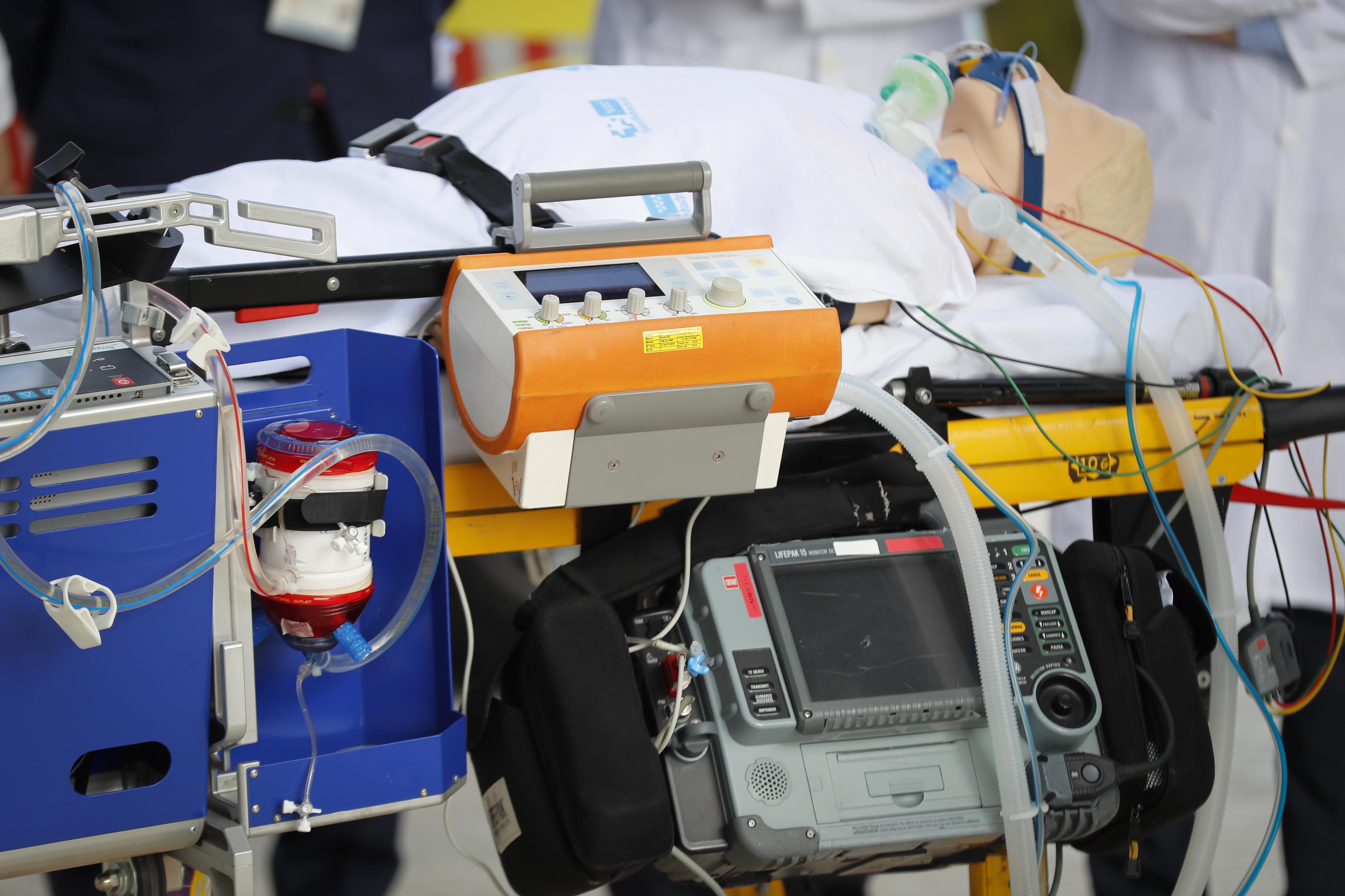 Ponemos en marcha el sistema de transporte ECMO que suple la función ...