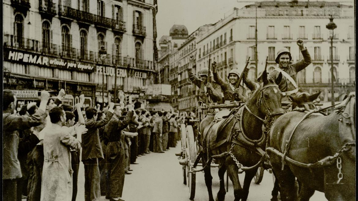 Recogemos En Una Exposición Las Huellas Que La Guerra Civil Dejó En La